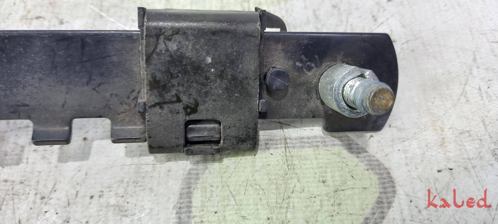 Regulador Cinto Segurança Traseiro Direito Ômega 92-97 - Kaled Auto Parts