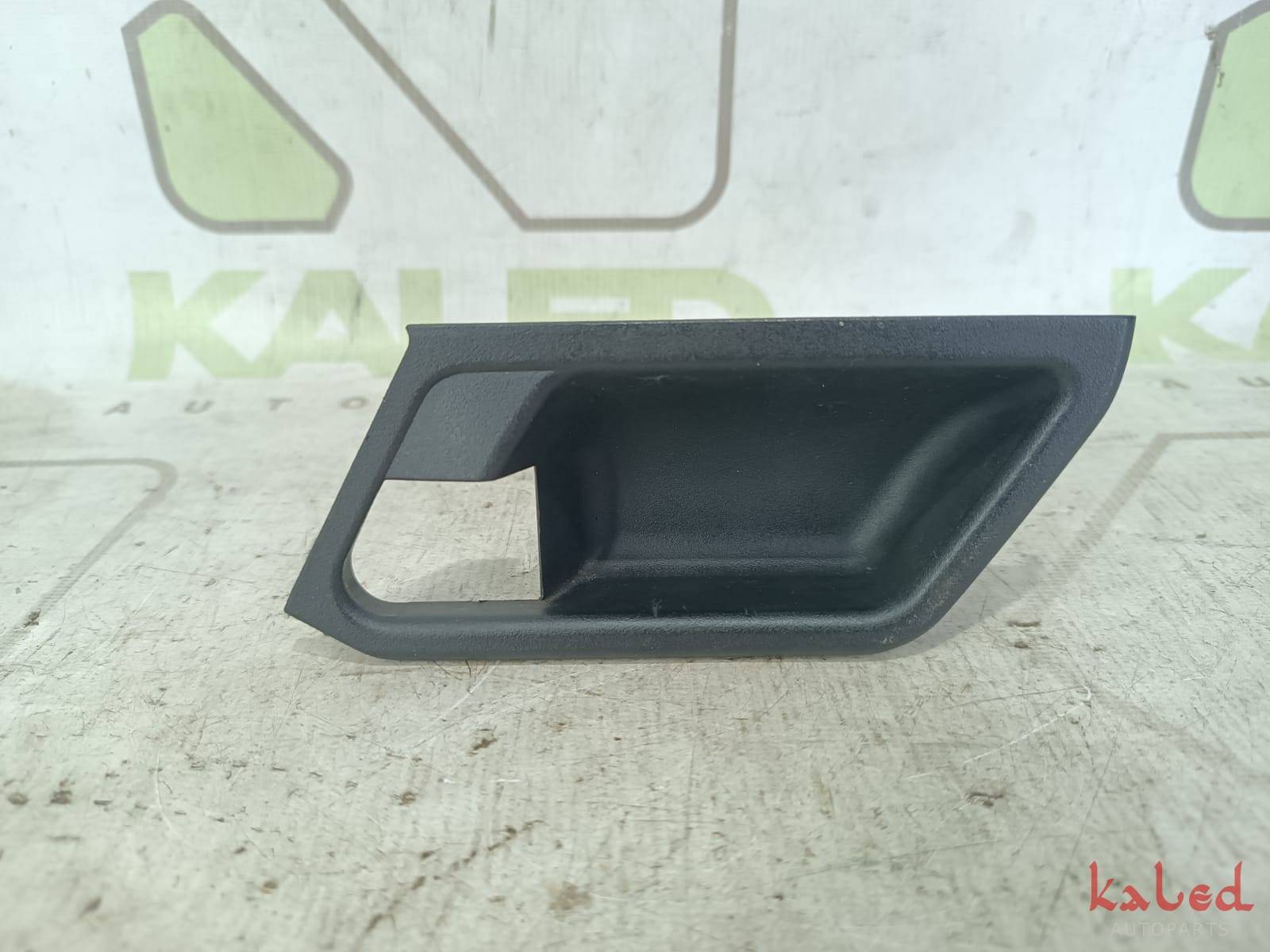 Moldura maçaneta interna lado esquerdo Mercedes C180 1995 - Kaled Auto ...